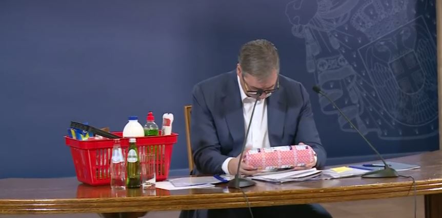 Parizer, Vučićev simbol praznih i neispunjenih obećanja | Udruženi ...